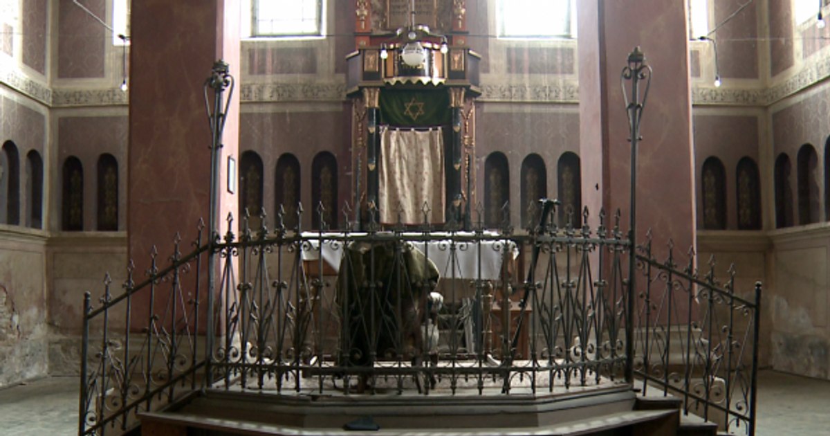 Urmărire penală pentru dispariţia altarului de la Sinagoga Siret ...