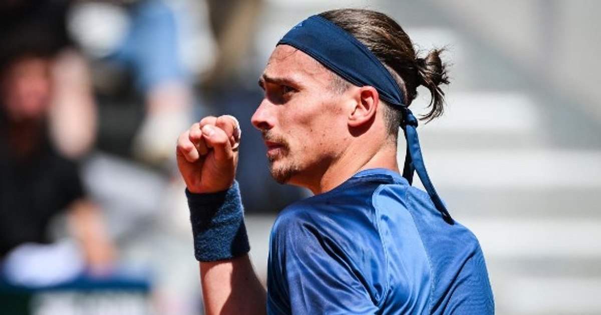 Un jucător francez de tenis a crezut că îl fentează pe arbitru înjurând ...