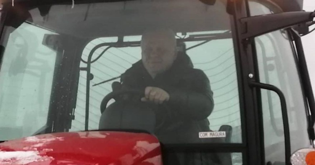 Un primar din Bacău și-a deszăpezit singur comuna. Ce l-a făcut să ...