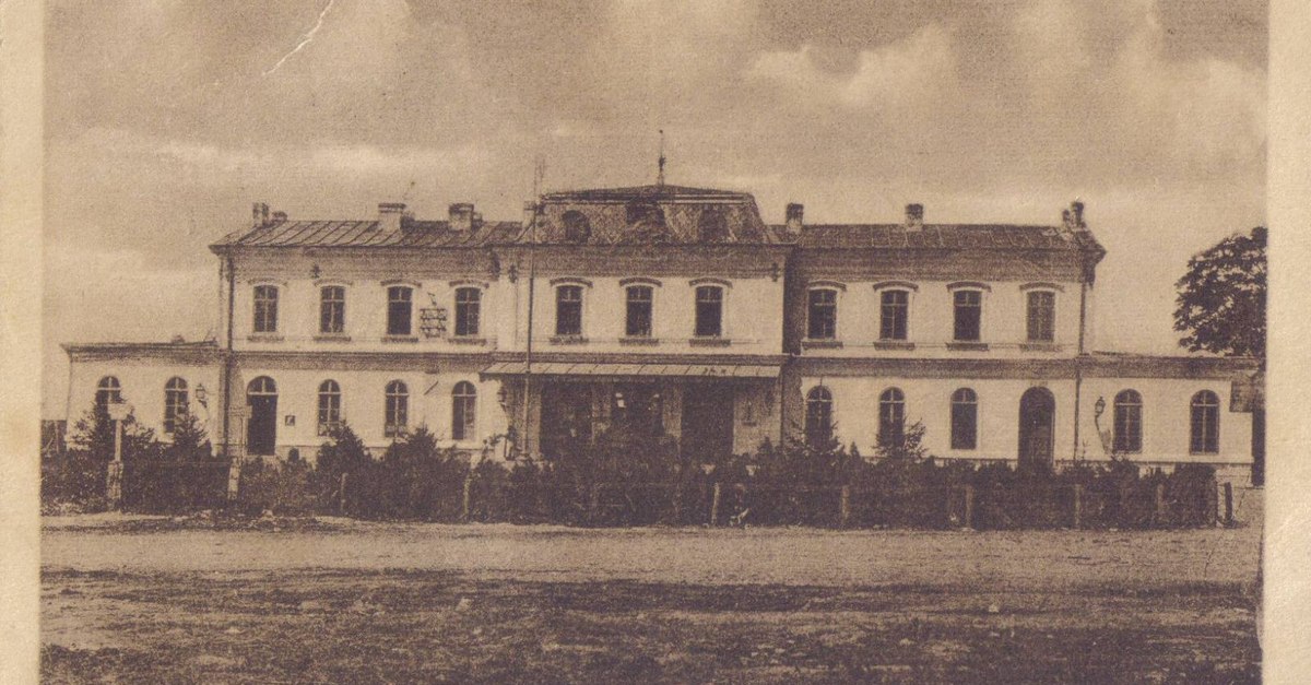 Motivul pentru care o gară istorică din România, construită în 1881, a ...