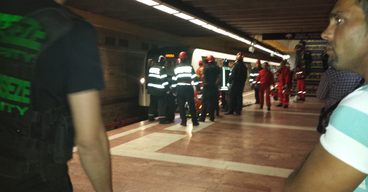 Accident la metrou. O femeie de 80 de ani a căzut pe șine